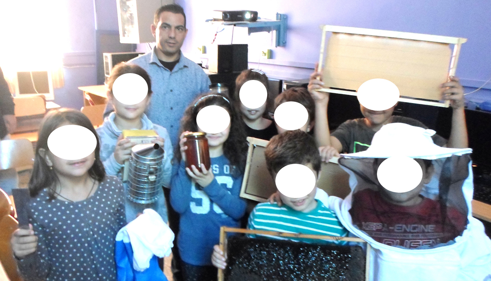 ΕΡΓΑΣΤΗΡΙΟ ΔΕΞΙΟΤΗΤΩΝ: Γνωριμία με το βασίλειο των μελισσών - Τα Νέα ...