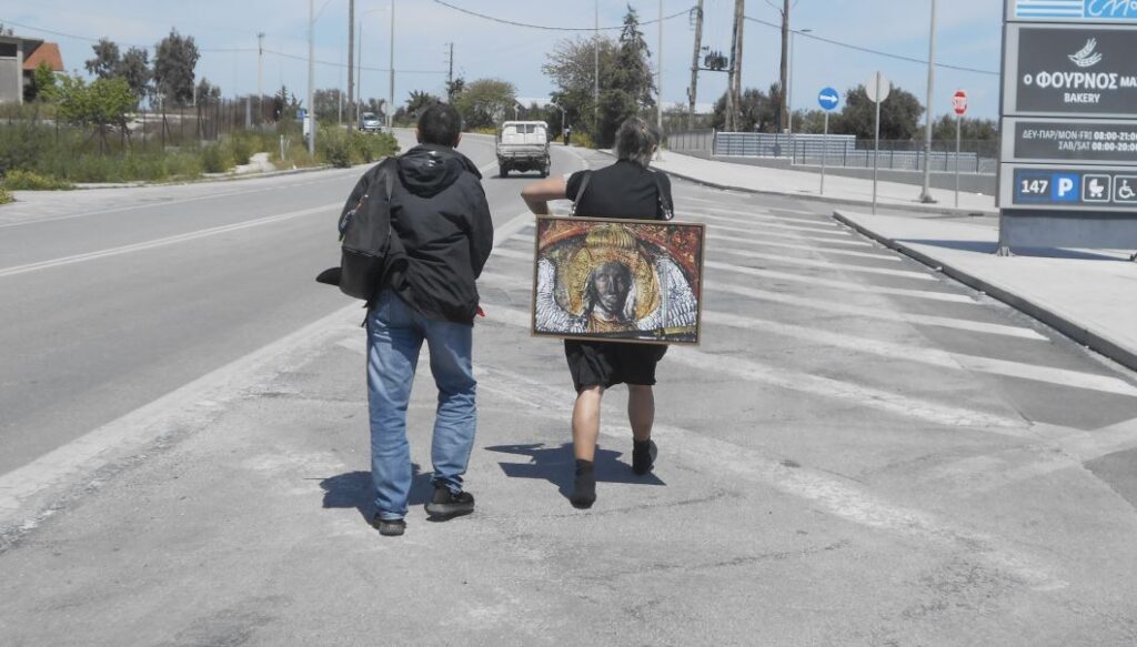 Πώς μπήκε το τζάμι στη «ζωντανή» εικόνα του Ταξιάρχη - Τα Νέα της Λέσβου