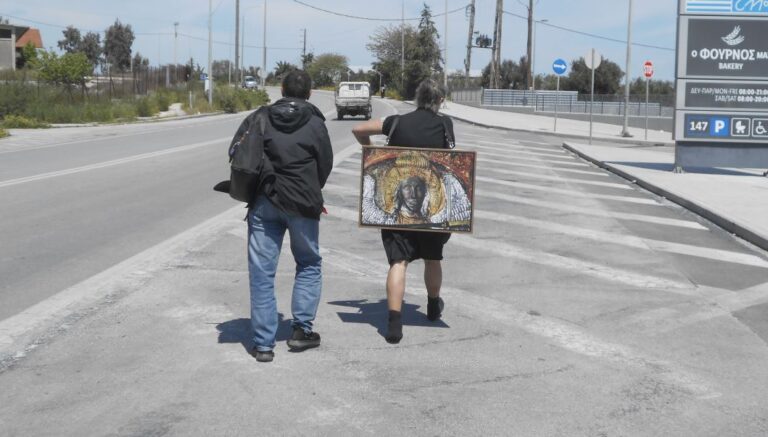 Πώς μπήκε το τζάμι στη «ζωντανή» εικόνα του Ταξιάρχη - Τα Νέα της Λέσβου