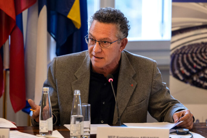 Ο ΕΥΡΩΒΟΥΛΕΥΤΗΣ ΤΟΥ ΣΥΡΙΖΑ ΚΩΣΤΑΣ ΑΡΒΑΝΙΤΗΣ ΣΤΑ ΝΕΑ ΤΗΣ ΛΕΣΒΟΥ: «Ο κ ...