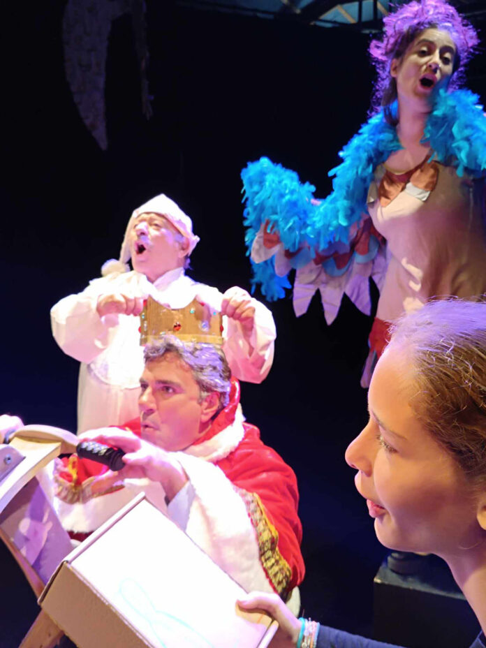 ΘΕΑΤΡΙΚΗ ΟΜΑΔΑ ΦΟΜ: «Η Ιστορία του Άη Βασιλιά» - Τα Νέα της Λέσβου