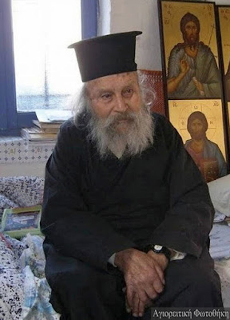 ΠΑΡΕΜΒΑΣΗ ΤΟΥ ΜΗΤΡΟΠΟΛΙΤΗ ΙΑΚΩΒΟΥ: «Καταστρέψτε τον τάφο του παπά-Φώτη ...