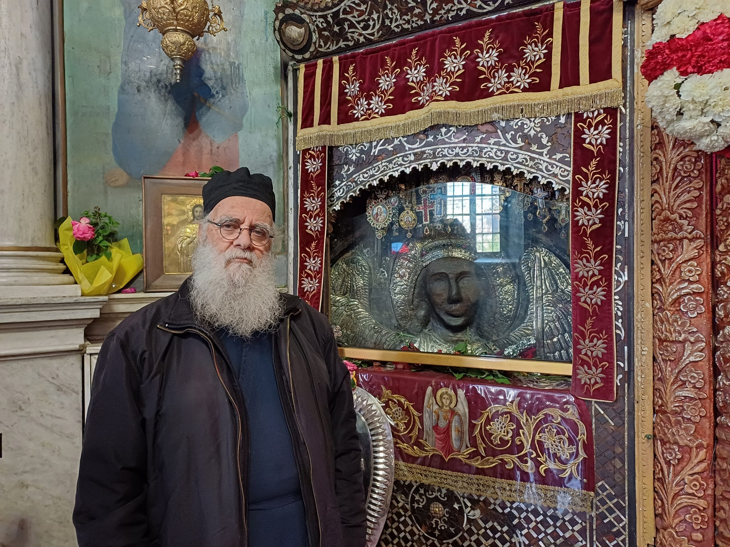 Ο π. Χρήστος για τη θαυματουργή εικόνα του Ταξιάρχη - Τα Νέα της Λέσβου