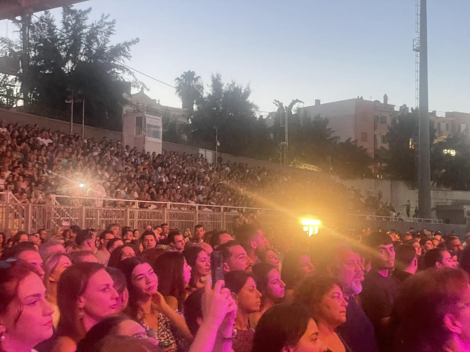Οι Πυξ Λαξ ξεσηκώνουν τη Μυτιλήνη - Τα Νέα της Λέσβου