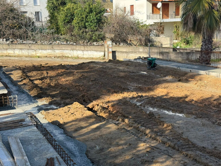 ΕΝΑ ΧΩΡΙΟ ΠΟΥ ΓΙΑ ΔΕΚΑΕΤΙΕΣ ΤΑ ΠΑΙΔΙΑ ΤΟΥ ΕΠΑΙΖΑΝ ΣΤΟΥΣ ΔΡΟΜΟΥΣ ...